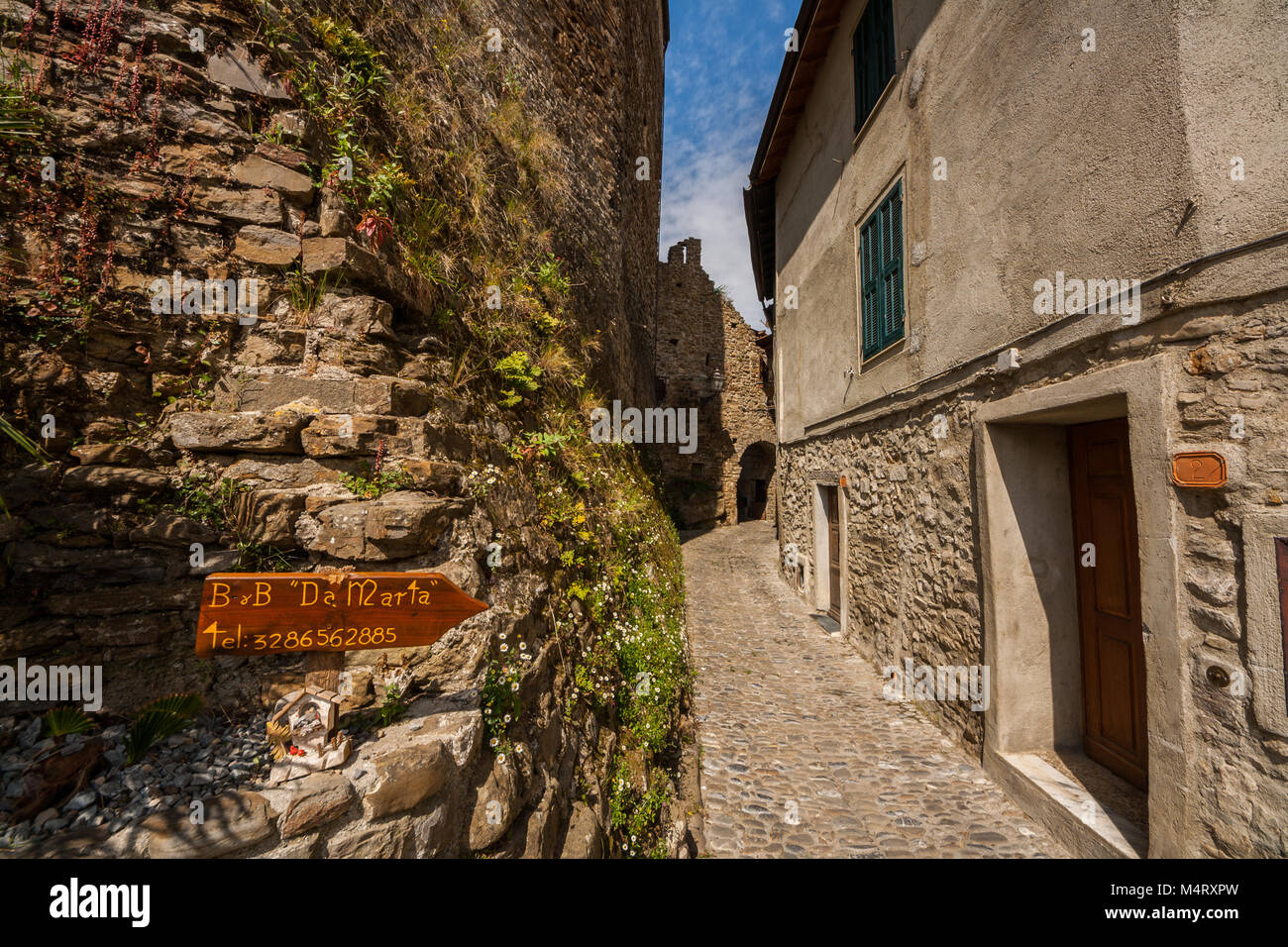 Foreshortenings of the historical center of the suburb ligure of ...