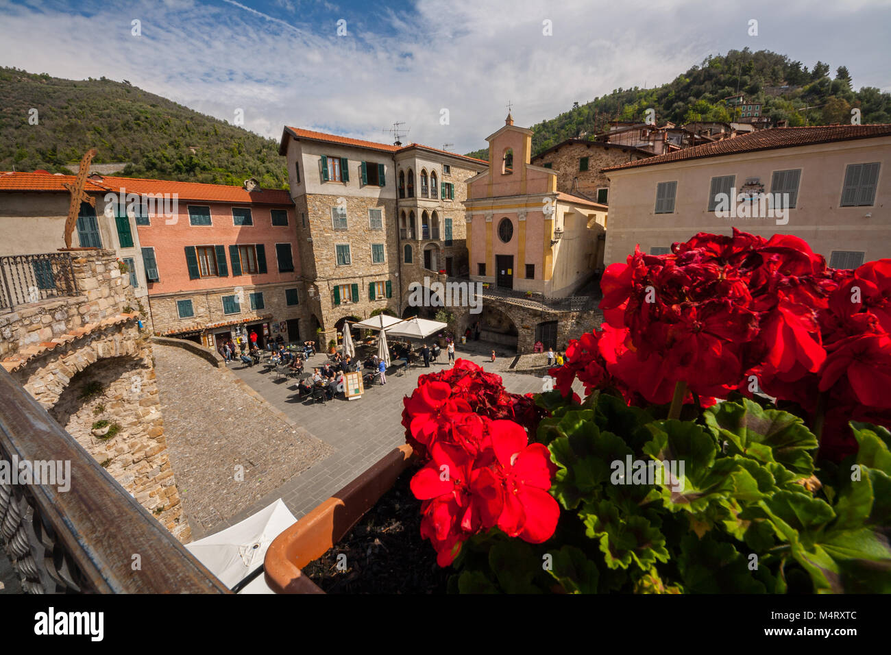 Foreshortenings of the historical center of the suburb ligure of ...