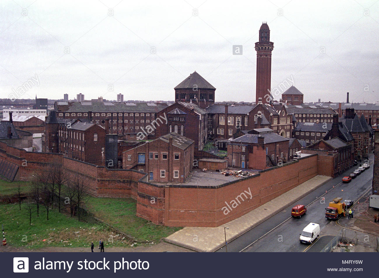 Strangeways Prison Riot 1990 Stock Photos & Strangeways Prison Riot ...