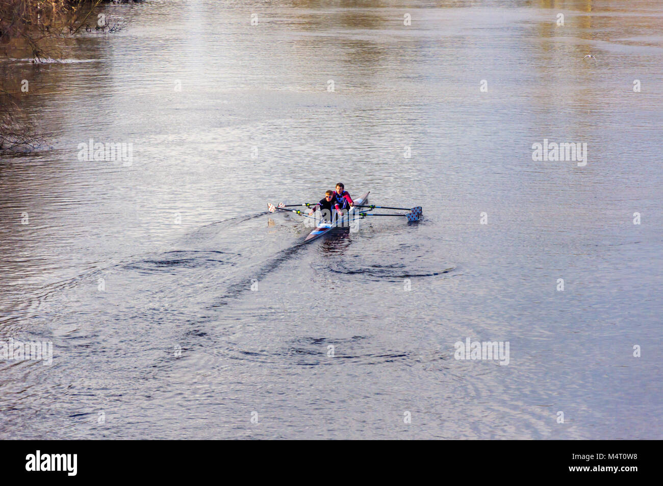 Glasgow, Scotland, UK. 17th February, 2018. UK Weather. Male rowers in ...
