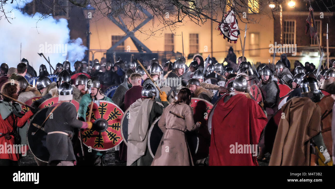 Vikings fighting hi-res stock photography and images - Alamy