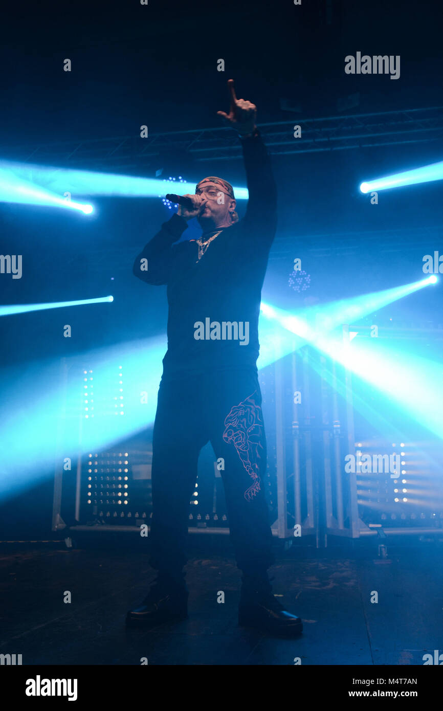 Gue pequeno singer hi-res stock photography and images - Alamy