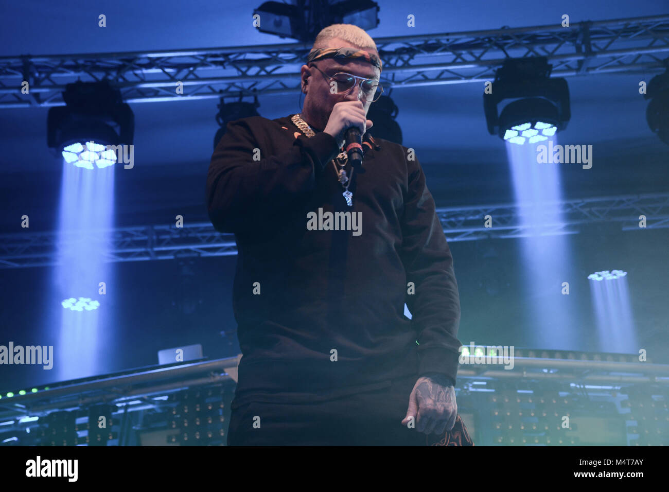 Gue pequeno singer hi-res stock photography and images - Alamy