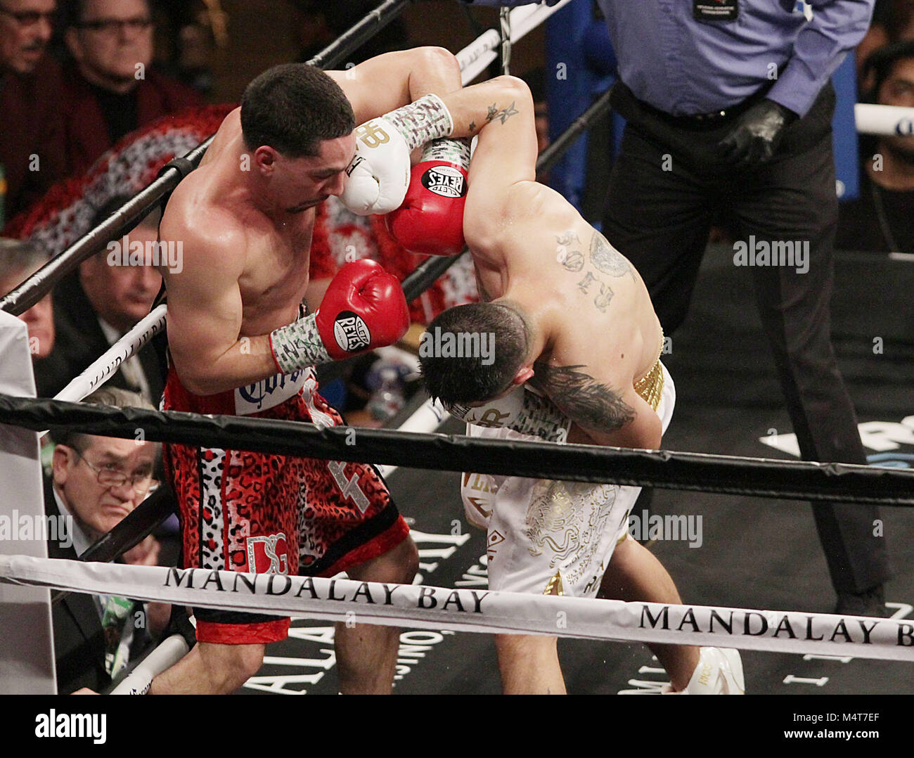 Las Vegas, Nevada, USA. 18th Feb, 2018. Welterweight boxers Danny ...