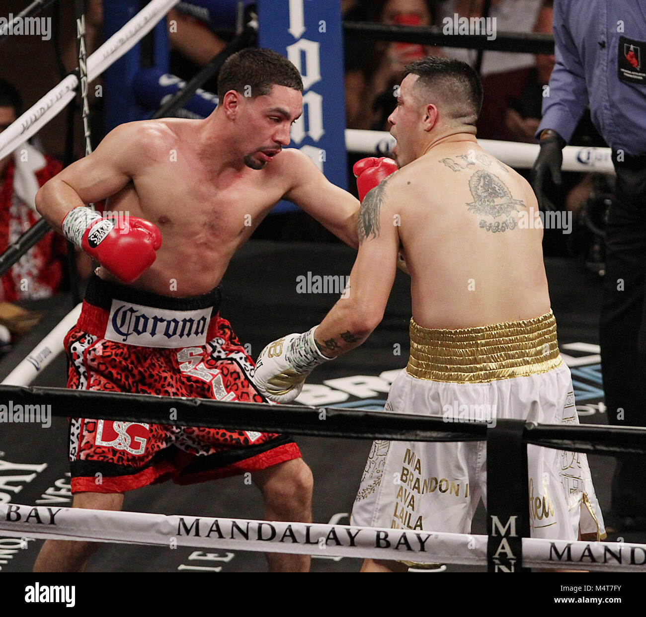 Las Vegas, Nevada, USA. 18th Feb, 2018. Welterweight boxers Danny ...