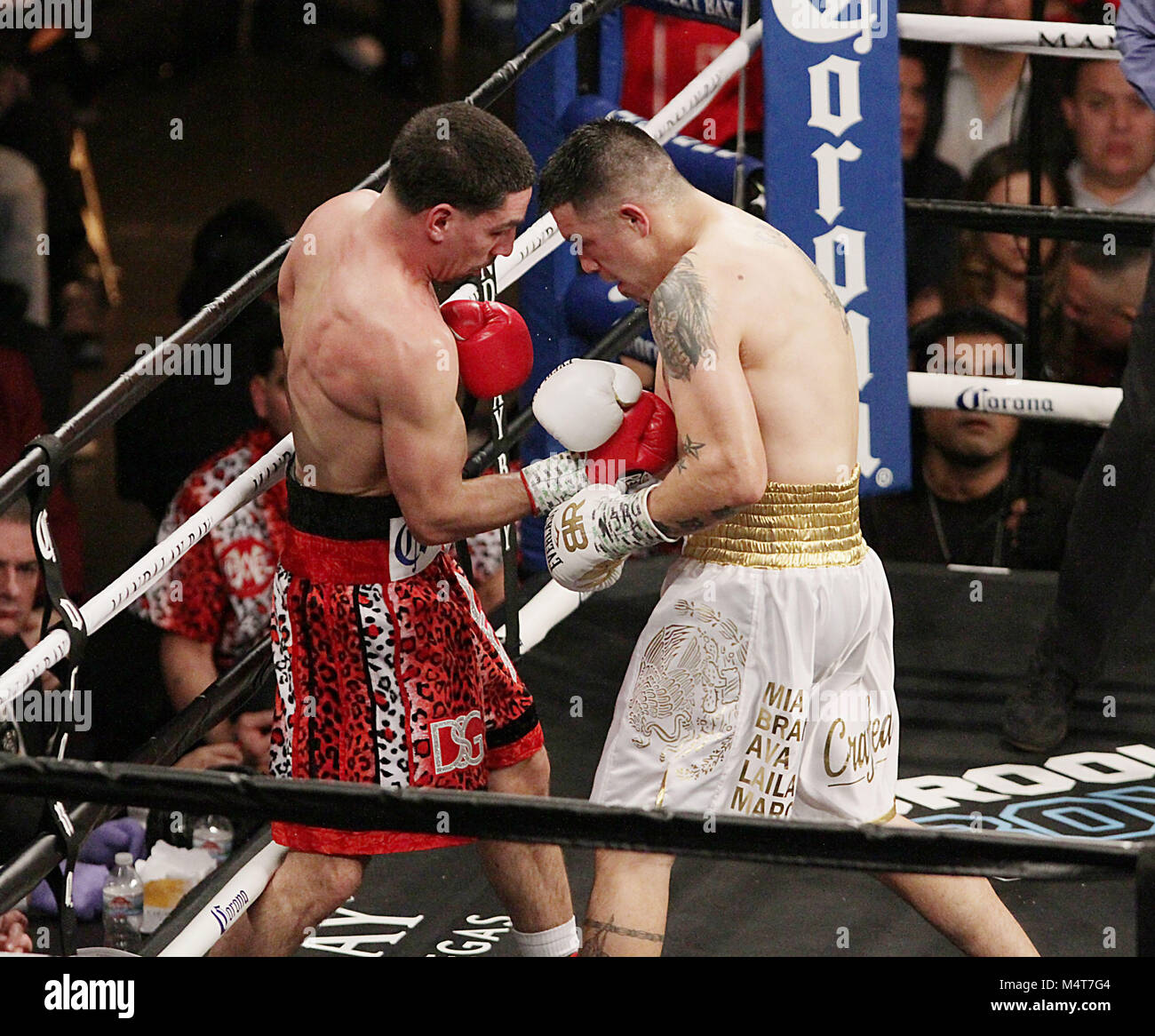 Las Vegas, Nevada, USA. 18th Feb, 2018. Welterweight boxers Danny ...