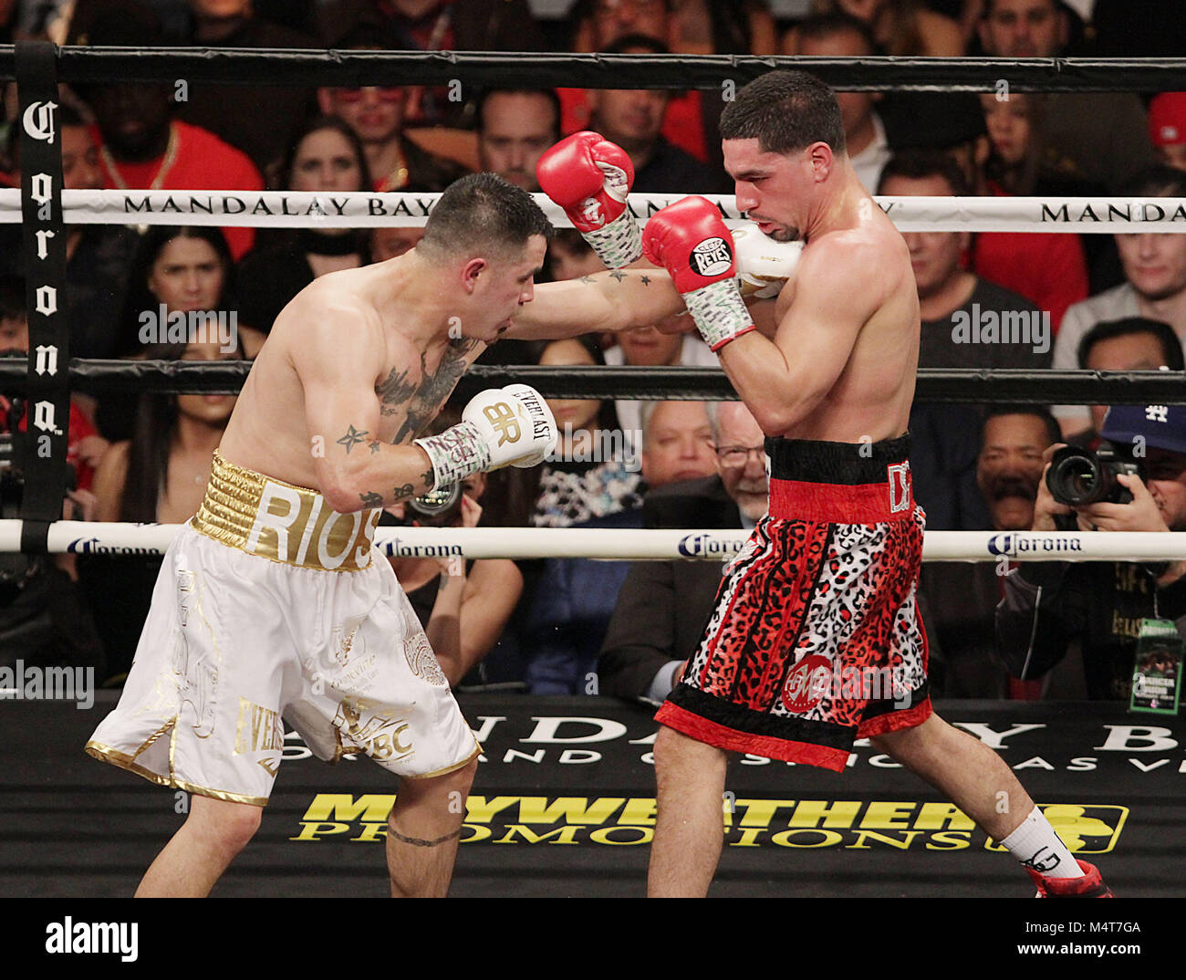 Las Vegas, Nevada, USA. 18th Feb, 2018. Welterweight boxers Danny ...