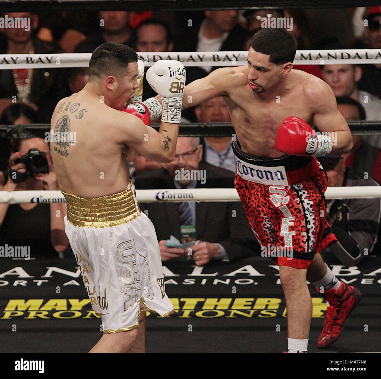 Las Vegas, Nevada, USA. 18th Feb, 2018. Welterweight boxers Danny ...