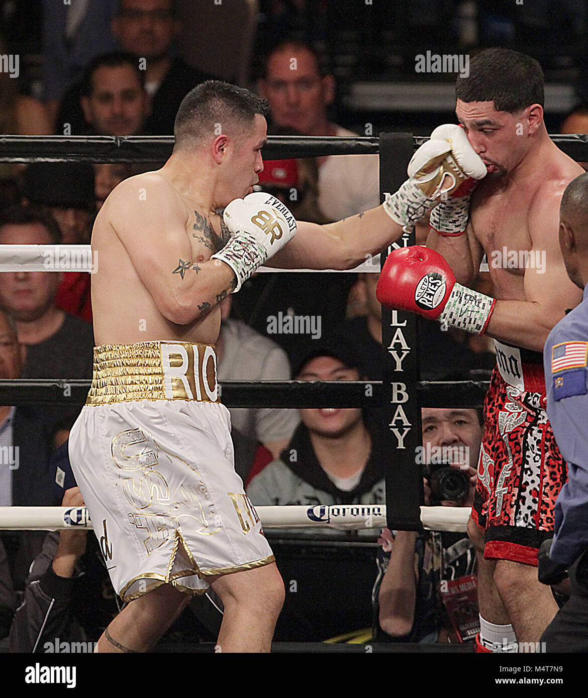Las Vegas, Nevada, USA. 18th Feb, 2018. Welterweight boxers Danny ...