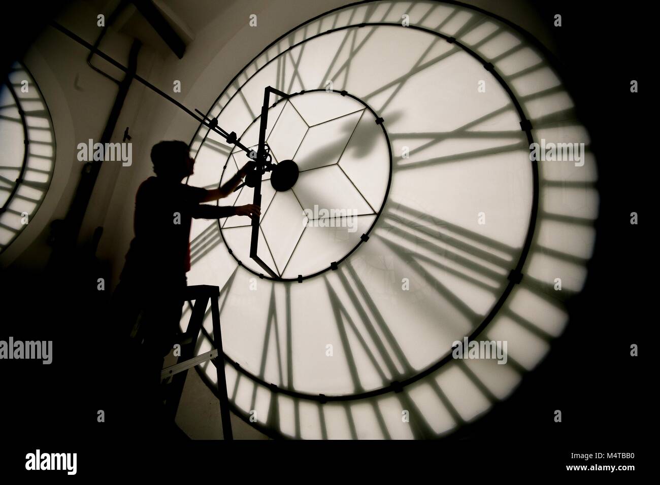 Sao Paulo, Brazil. 18th Feb, 2018. a watchmaker sets the a giant clock ...