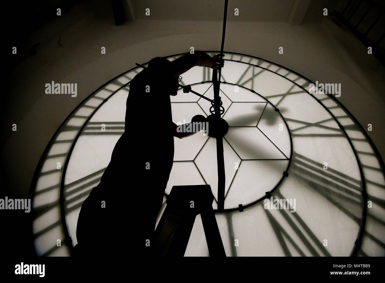 Sao Paulo, Brazil. 18th Feb, 2018. a watchmaker sets the a giant clock ...