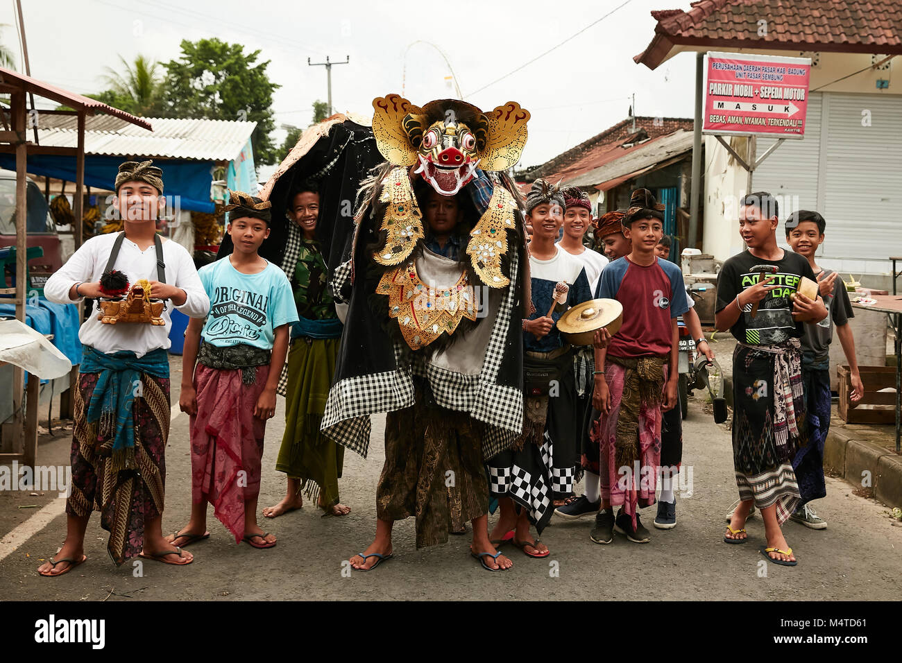 Lion dance instruments hi-res stock photography and images - Alamy