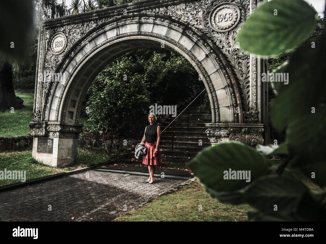 Lady Under Arch High Resolution Stock Photography and Images - Alamy