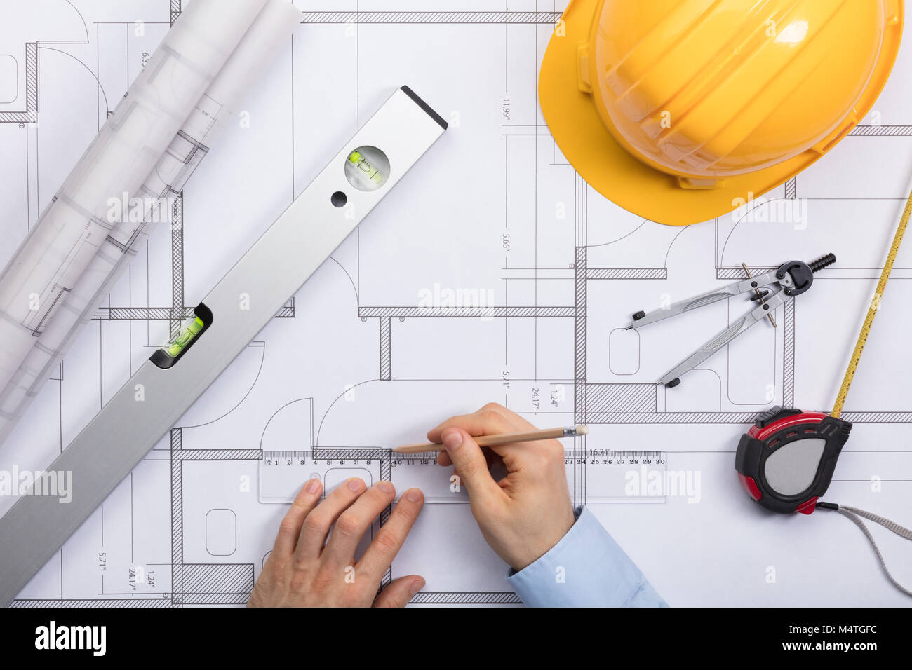 Working hands drawing hi-res stock photography and images - Alamy