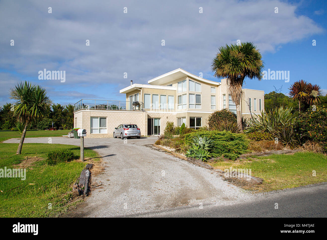 Apollo Bay, Australia: April 02, 2017: Home owners using their property ...