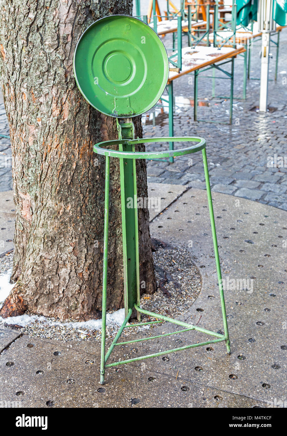 Empty stand hi-res stock photography and images - Alamy