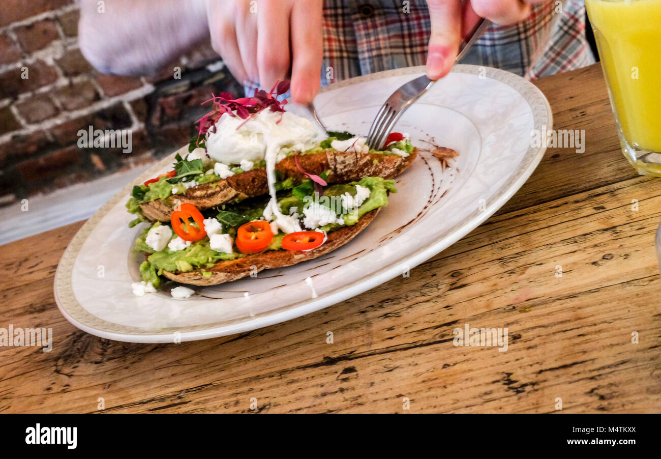 Smashed avocado chilli hi-res stock photography and images - Alamy