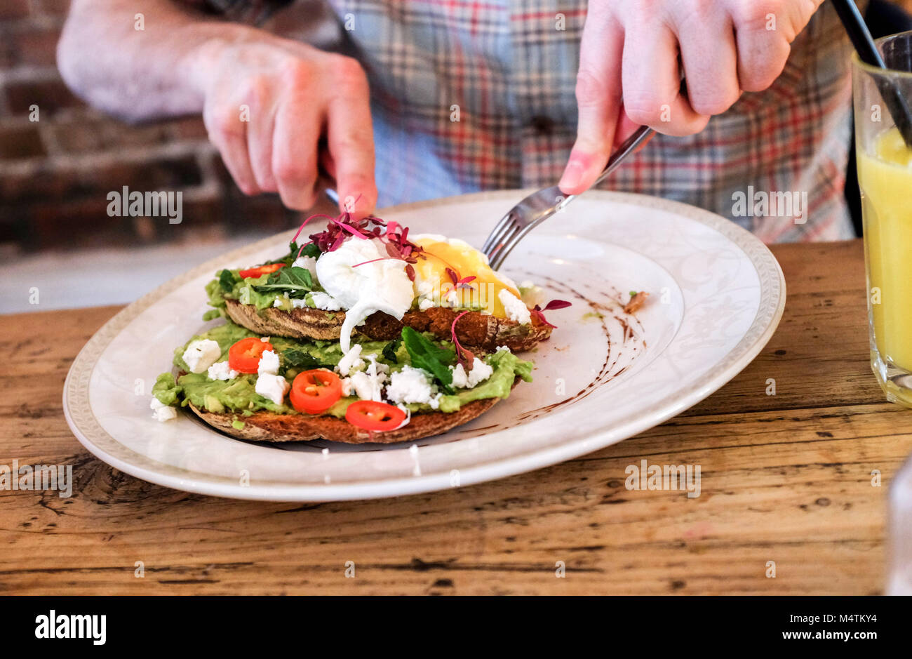 Smashed avocado chilli hi-res stock photography and images - Alamy