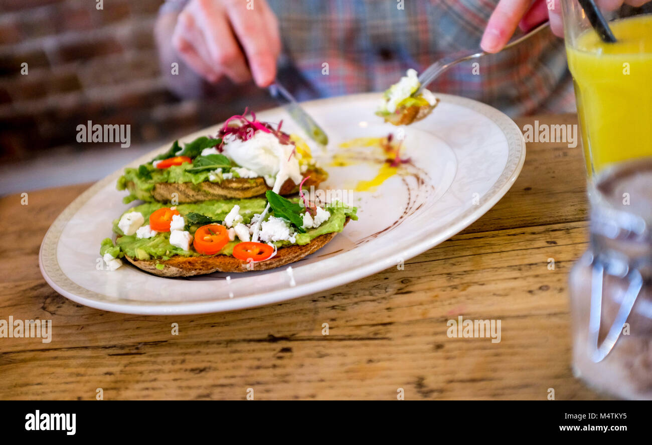 Smashed avocado chilli hi-res stock photography and images - Alamy
