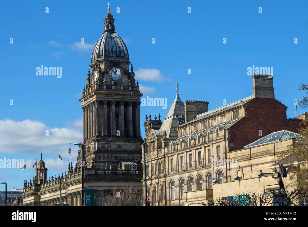 Leeds famous landmarks hi-res stock photography and images - Alamy
