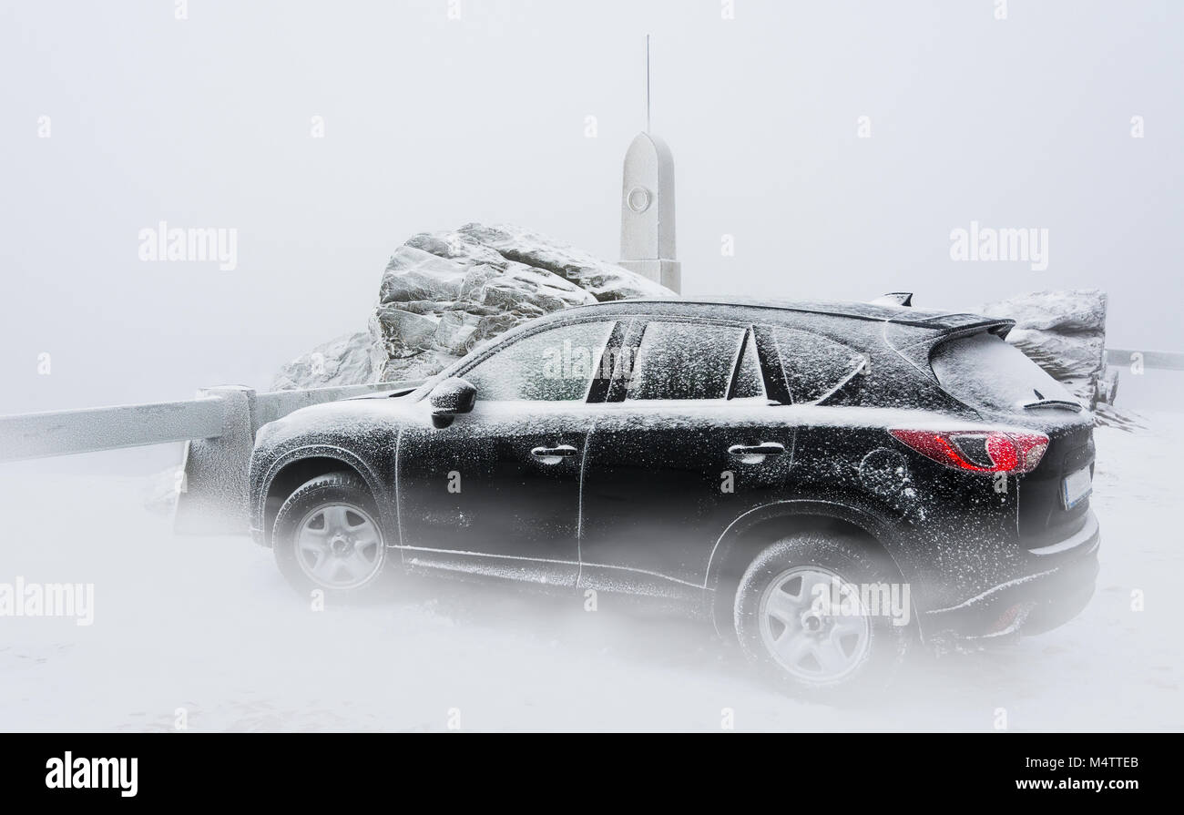 Black Car With White Frost High Resolution Stock Photography and Images ...