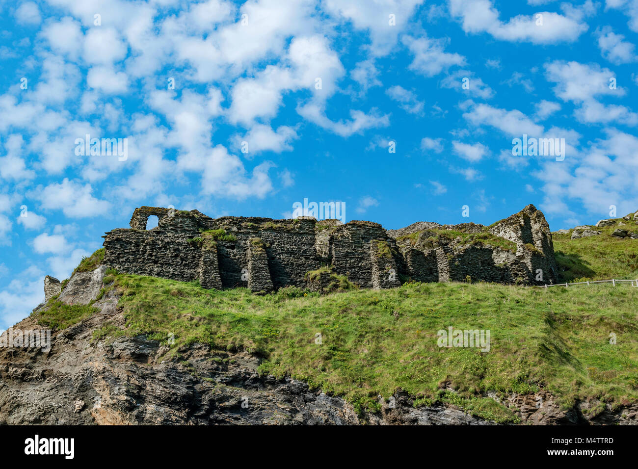 Tintagel castle cornwall hi-res stock photography and images - Alamy