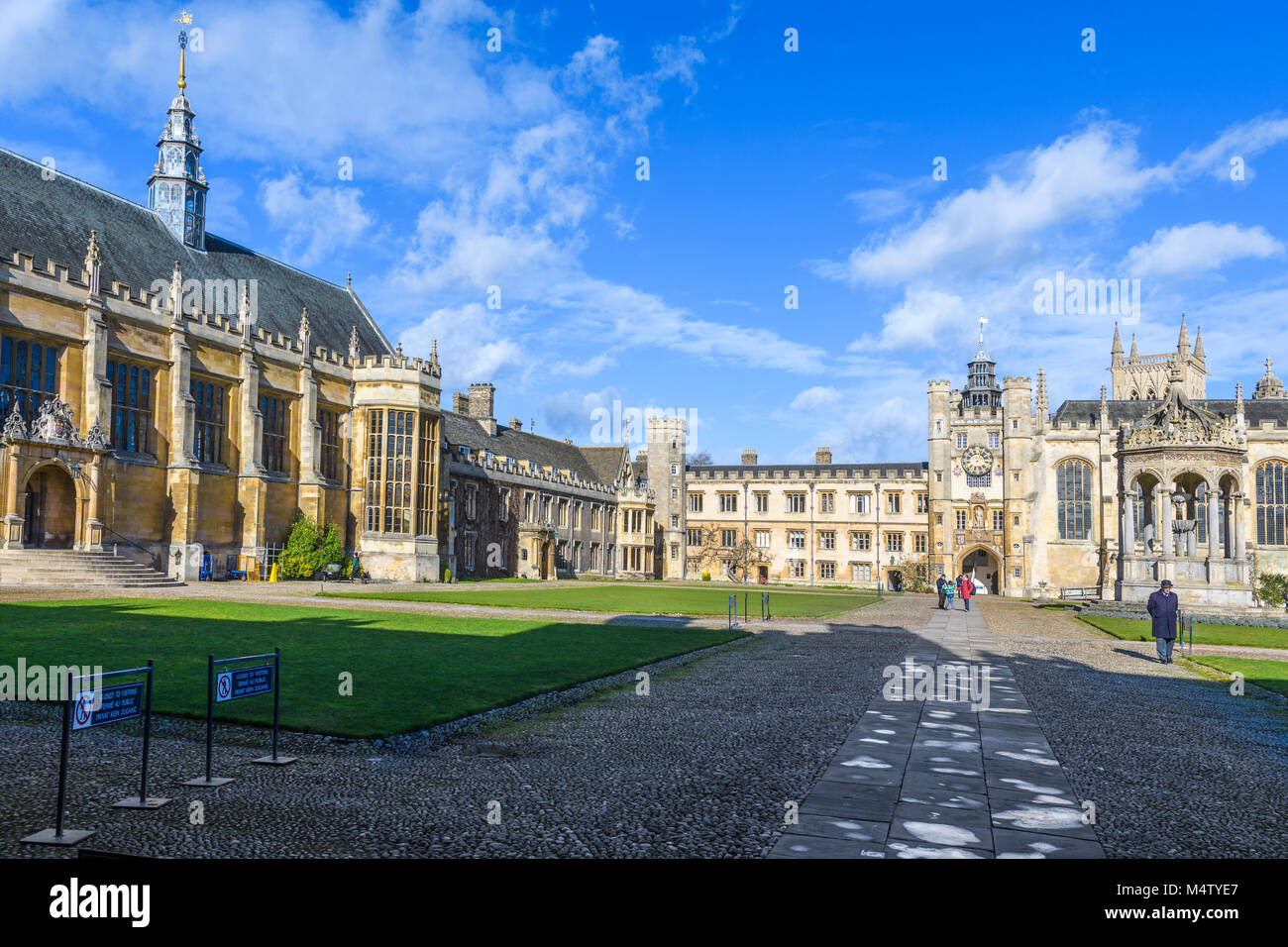 The great court at Trinity college, university of Cambridge, England ...