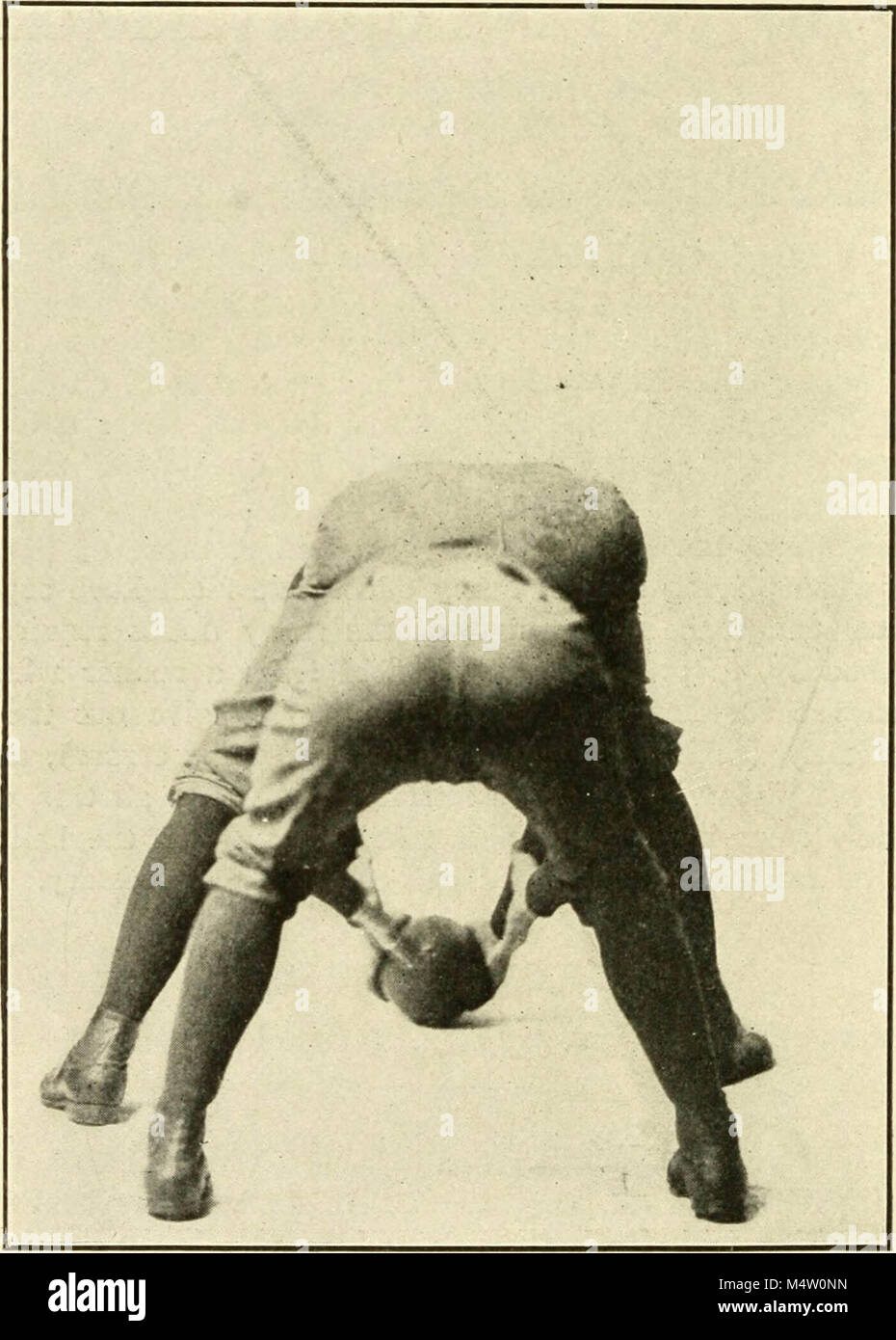 "Spalding's how to play foot ball;" (1902 Stock Photo - Alamy