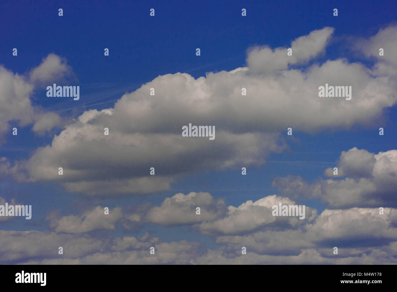 Perfect skies hi-res stock photography and images - Alamy