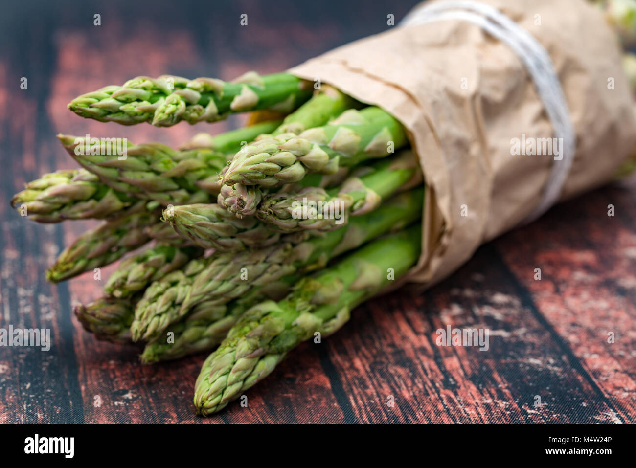 Fresh asparagus bundle Stock Photo - Alamy
