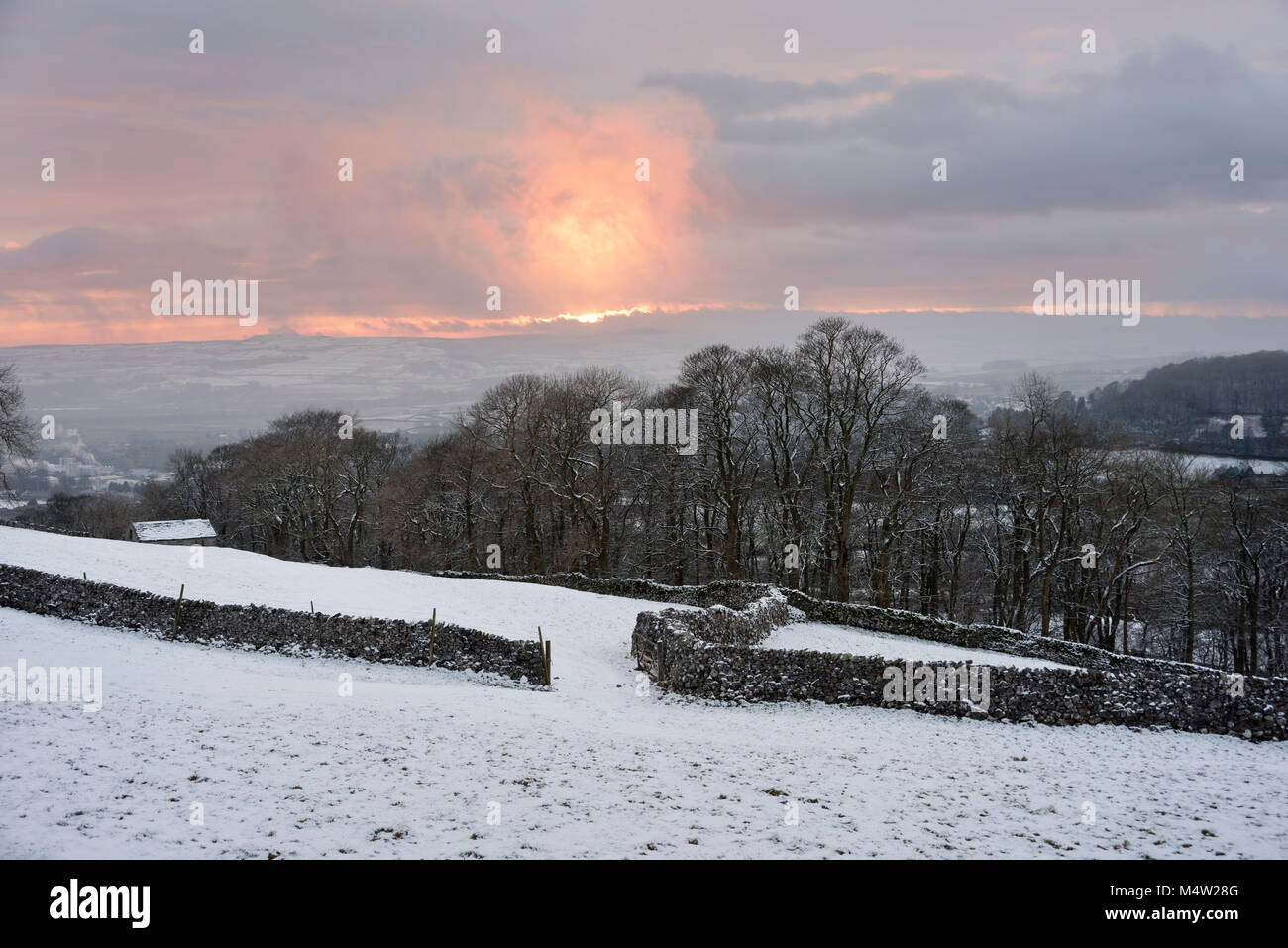 Giggleswick hi-res stock photography and images - Alamy
