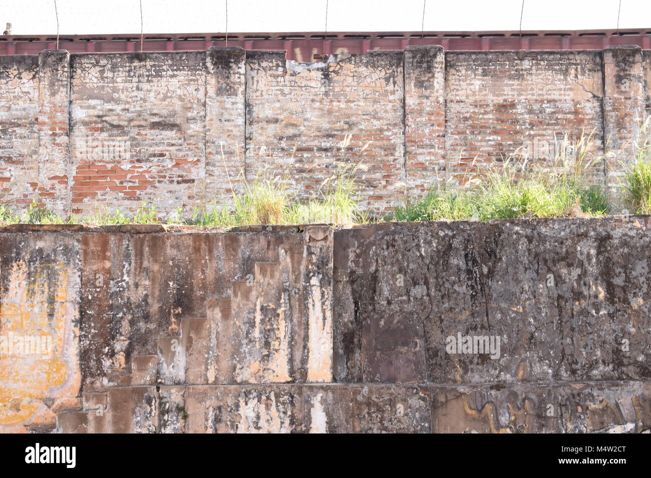 Empty lot hi-res stock photography and images - Alamy