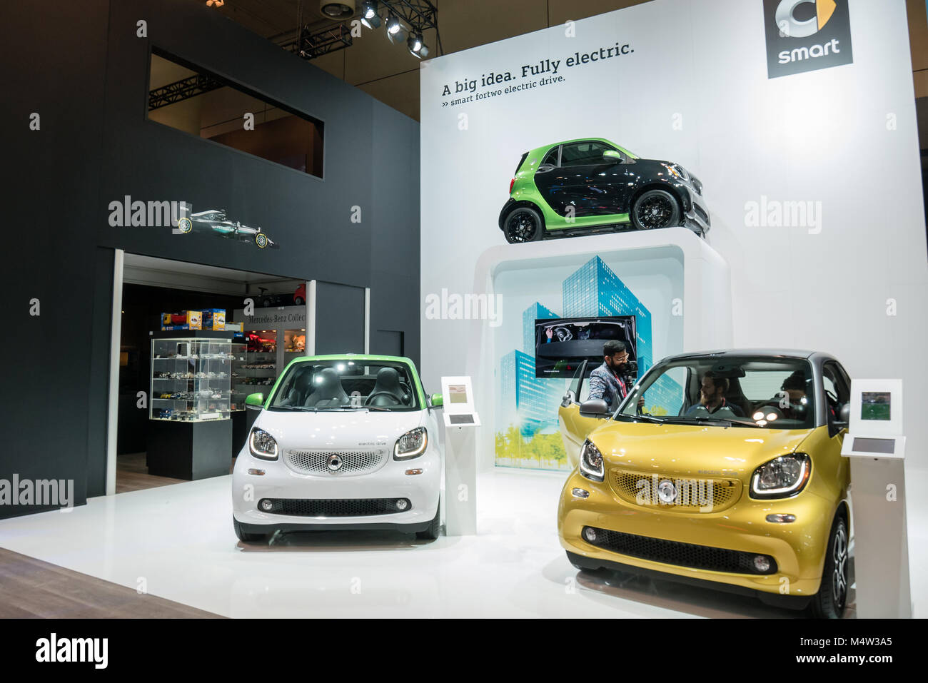 Smart 4two small electric car hi-res stock photography and images - Alamy
