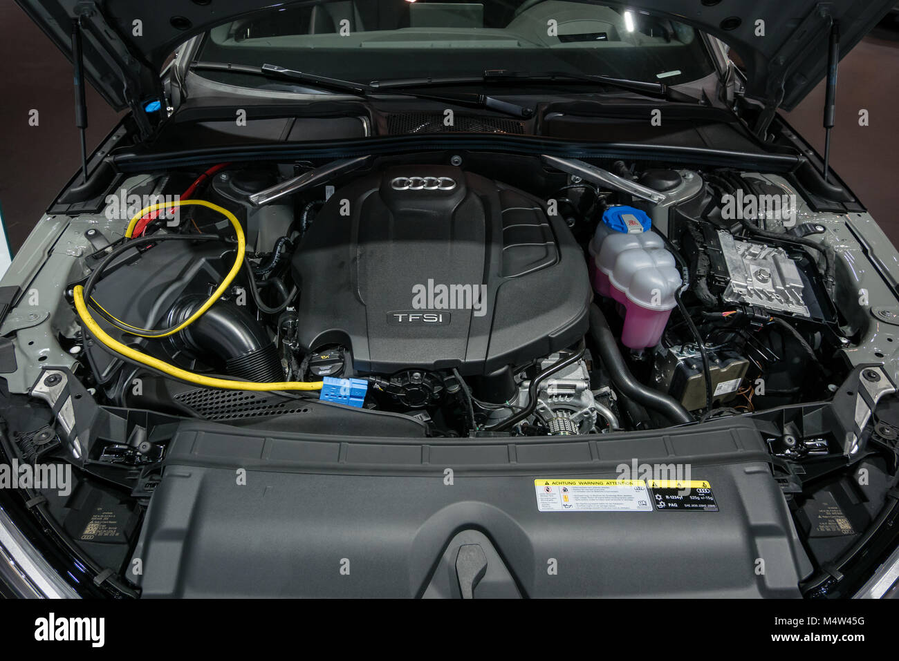 Under the hood hi-res stock photography and images - Alamy