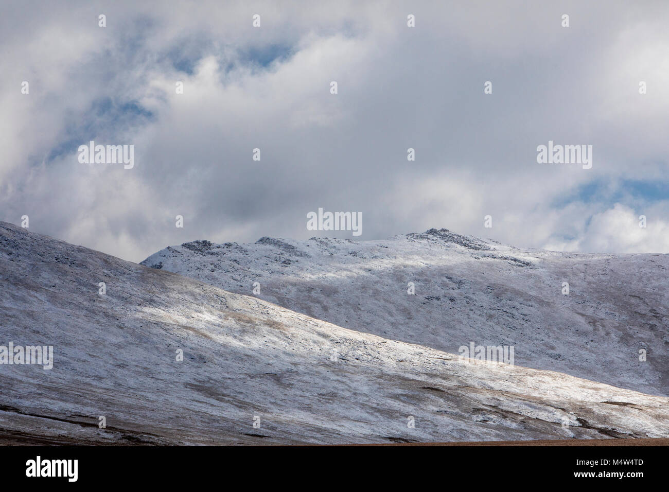 Landscape in winter mountains hi-res stock photography and images - Alamy