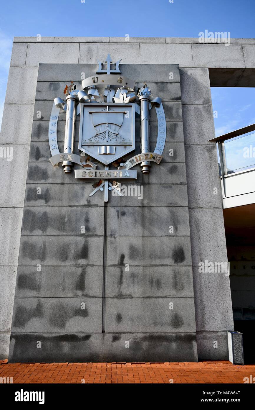 Us navy logo hi-res stock photography and images - Alamy