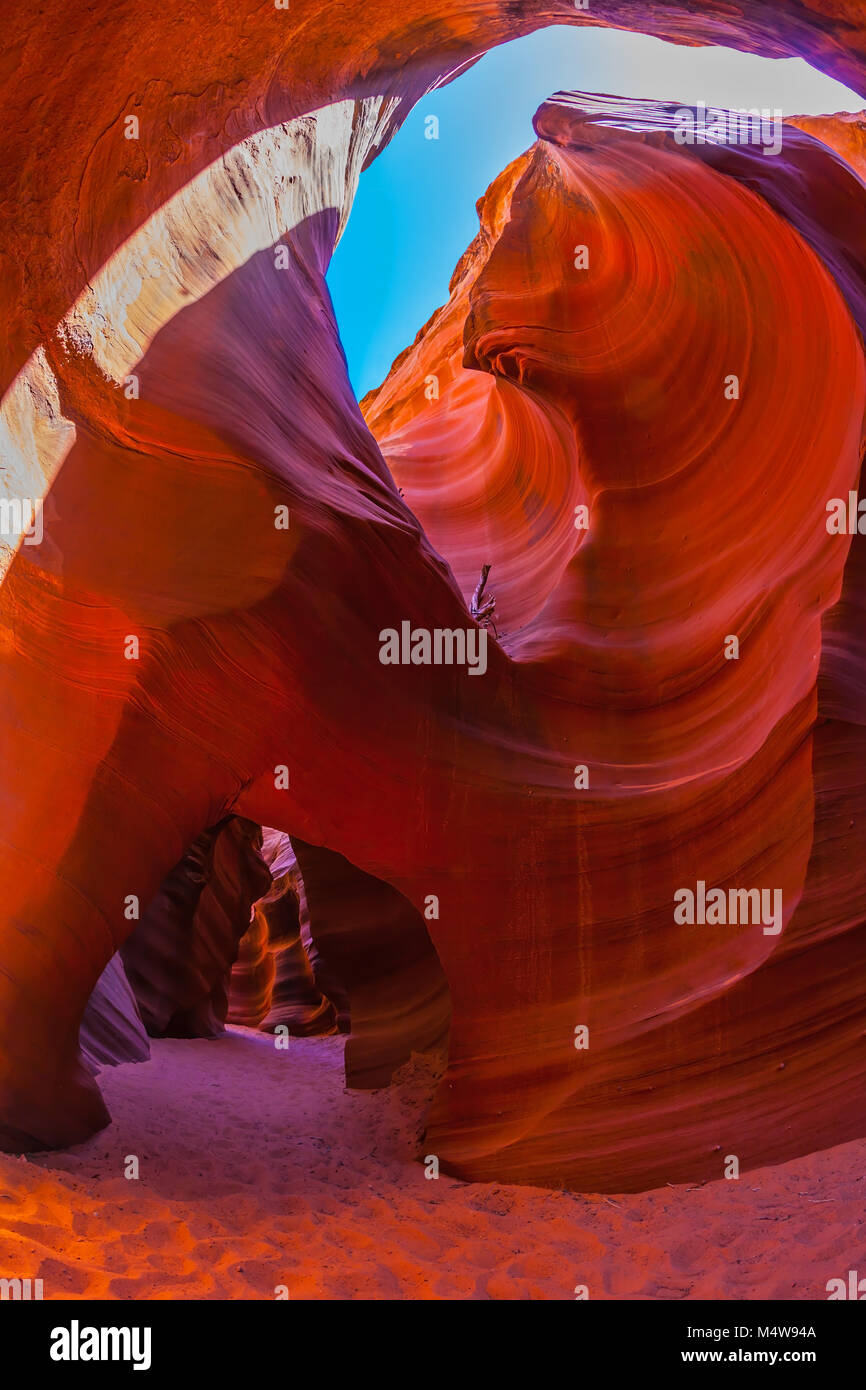 Light and shade pattern hi-res stock photography and images - Alamy