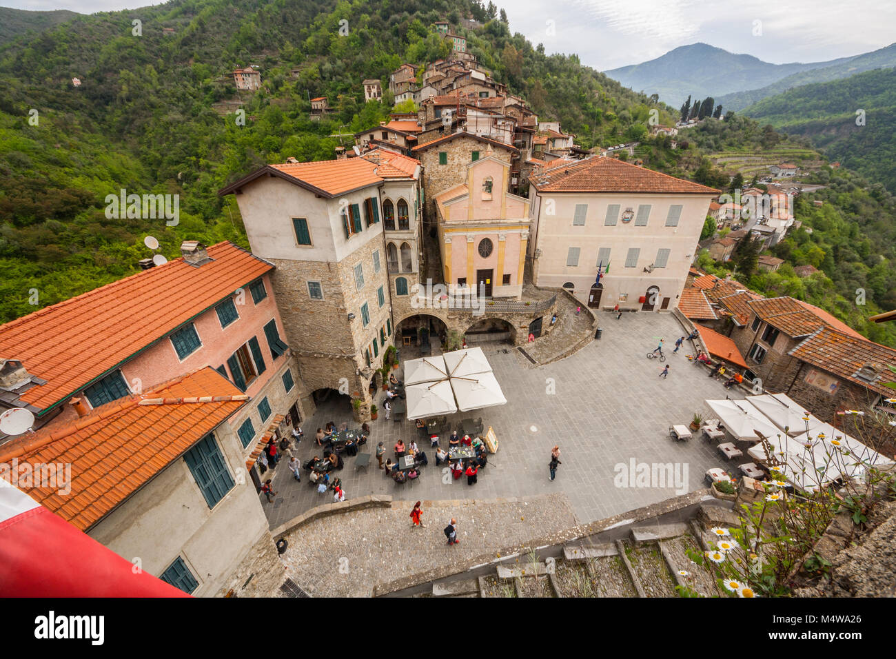 Foreshortenings of the historical center of the suburb ligure of ...