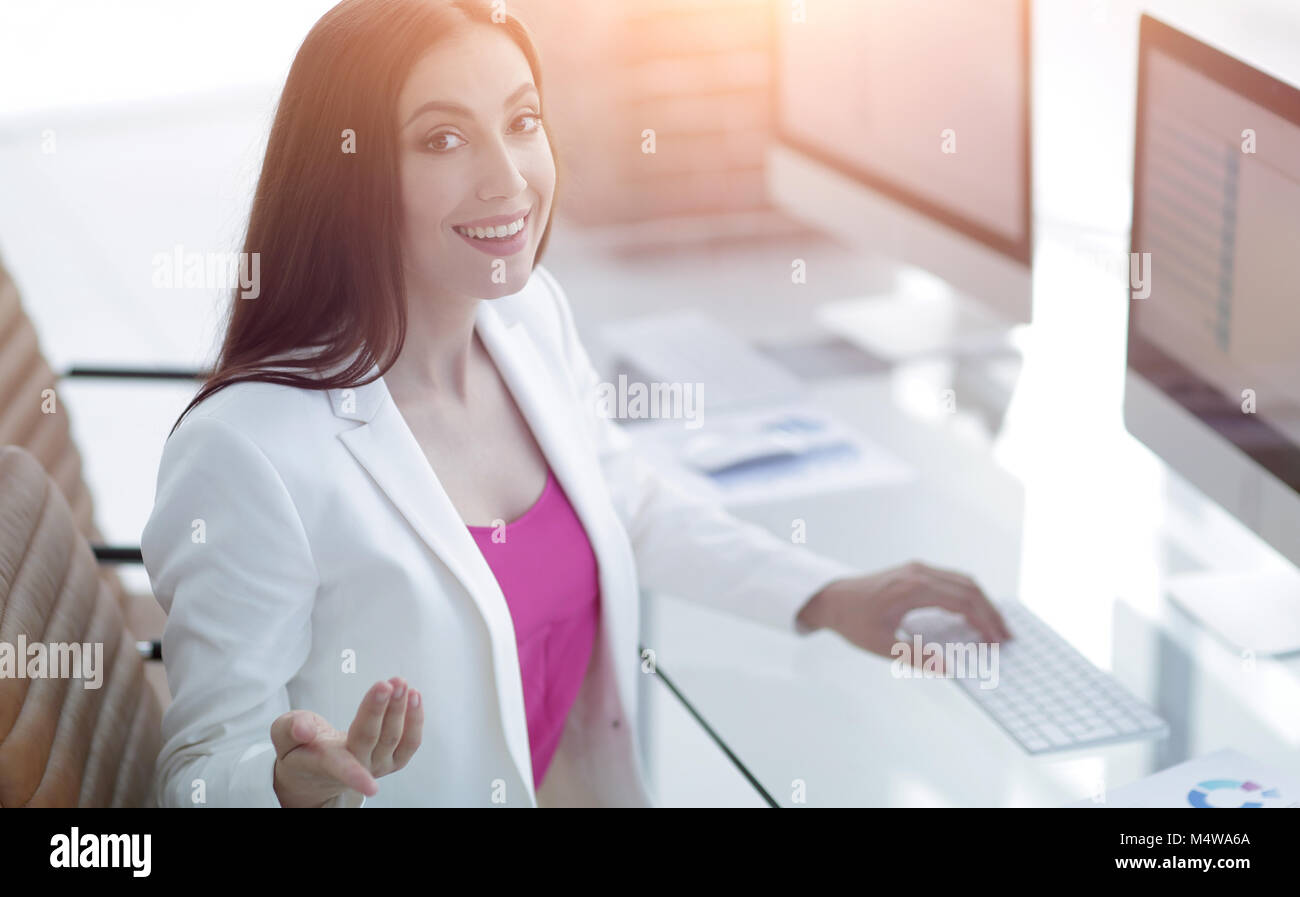 successful business woman smiling customer Stock Photo - Alamy