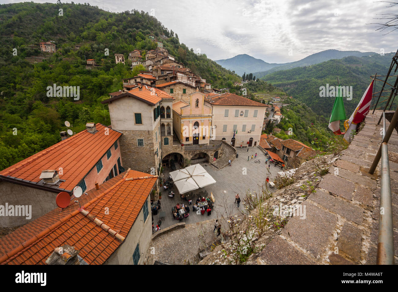 Foreshortenings of the historical center of the suburb ligure of ...