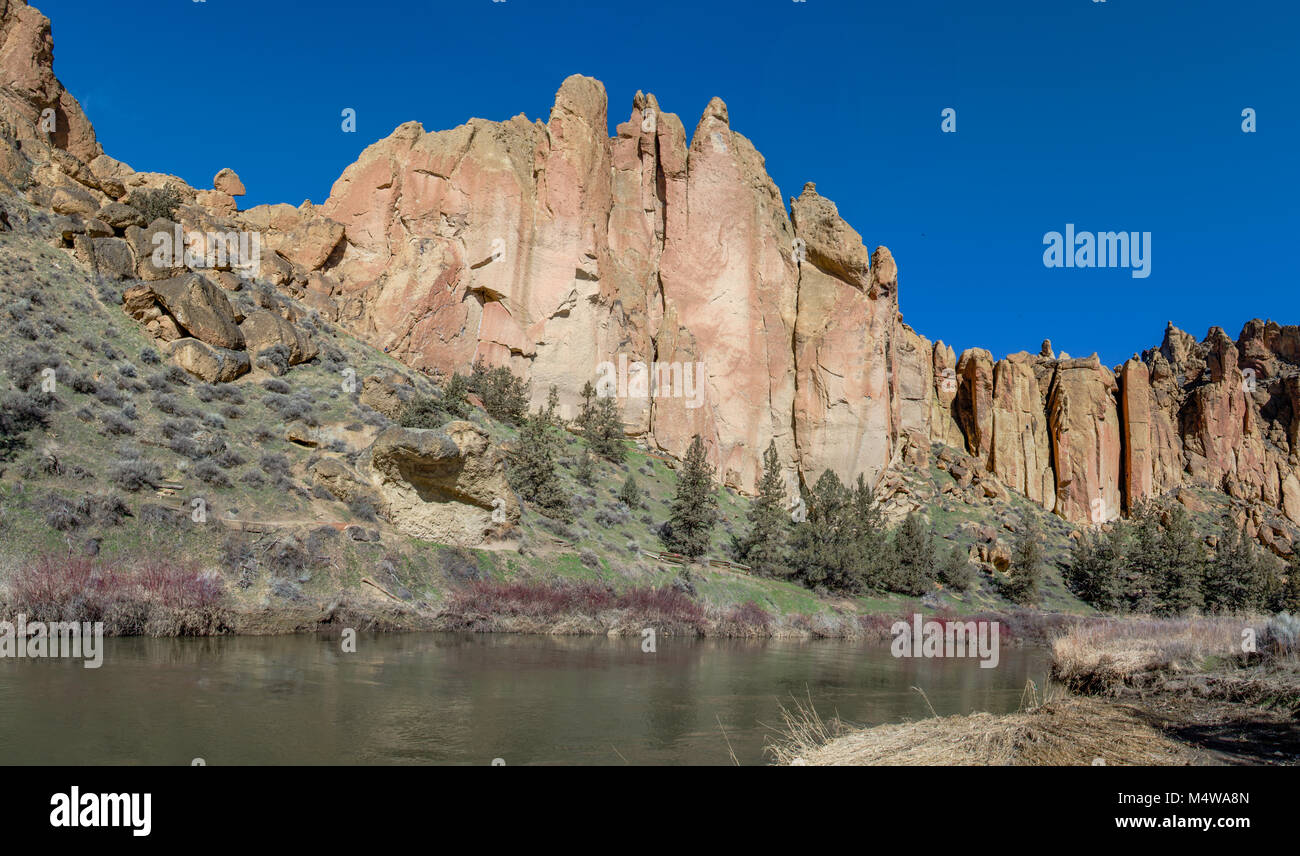 Smith Rock State Park near Bend Oregon Stock Photo - Alamy