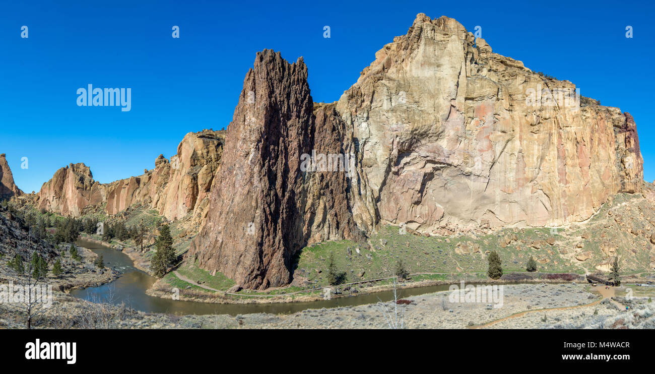 Smith Rock State Park near Bend Oregon Stock Photo - Alamy