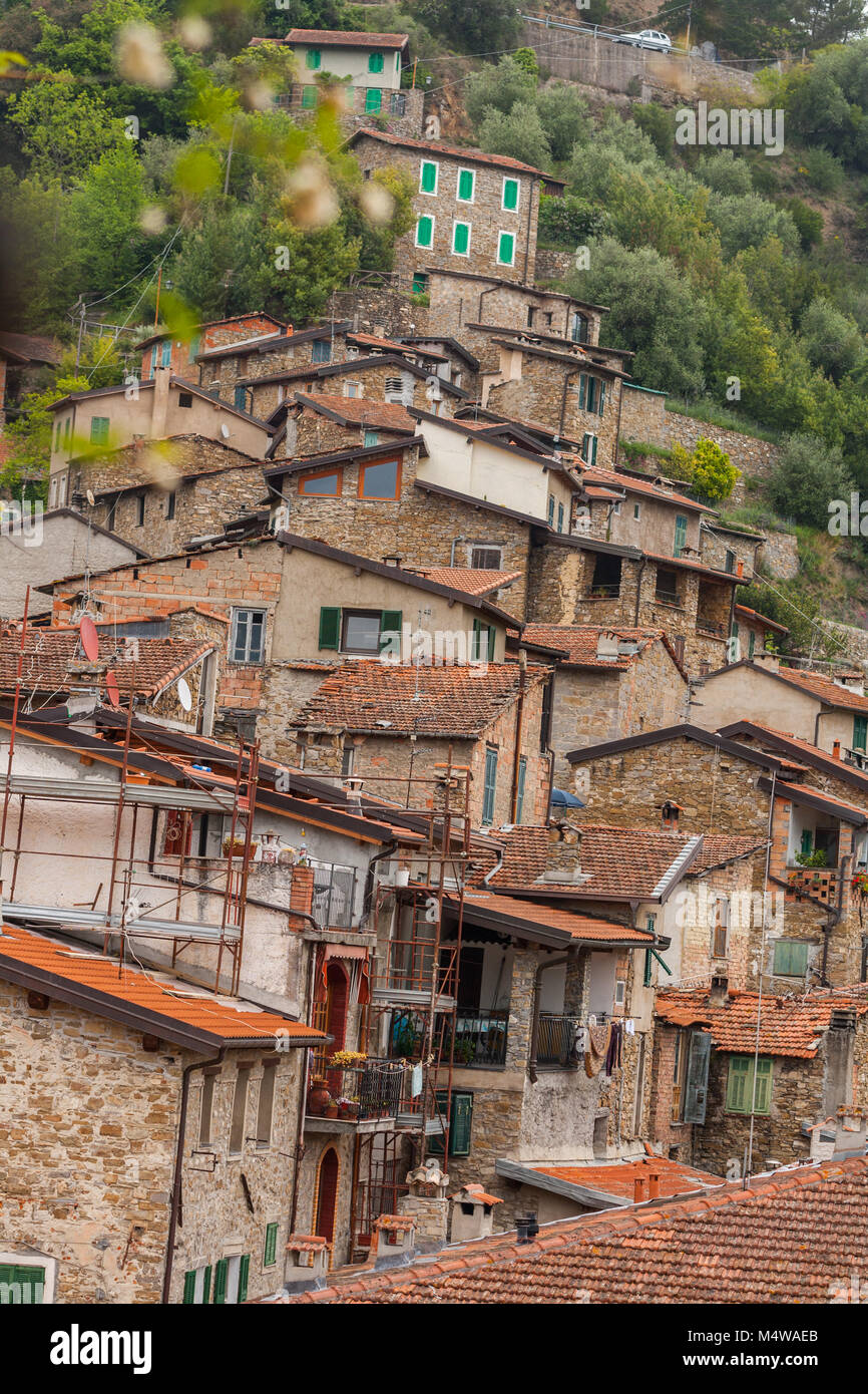 Foreshortenings of the historical center of the suburb ligure of ...