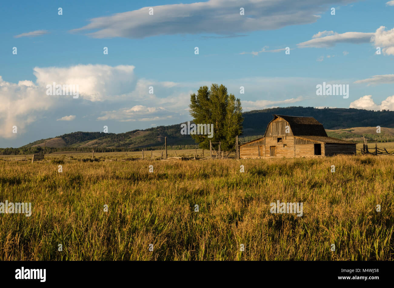 Rural wyoming house landscape hi-res stock photography and images - Alamy