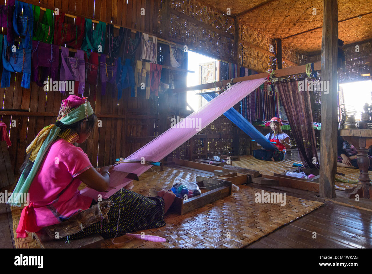 Ywama: Kayan Lahwi (Padaung) Long Neck girl woman weaving, weaver loom ...