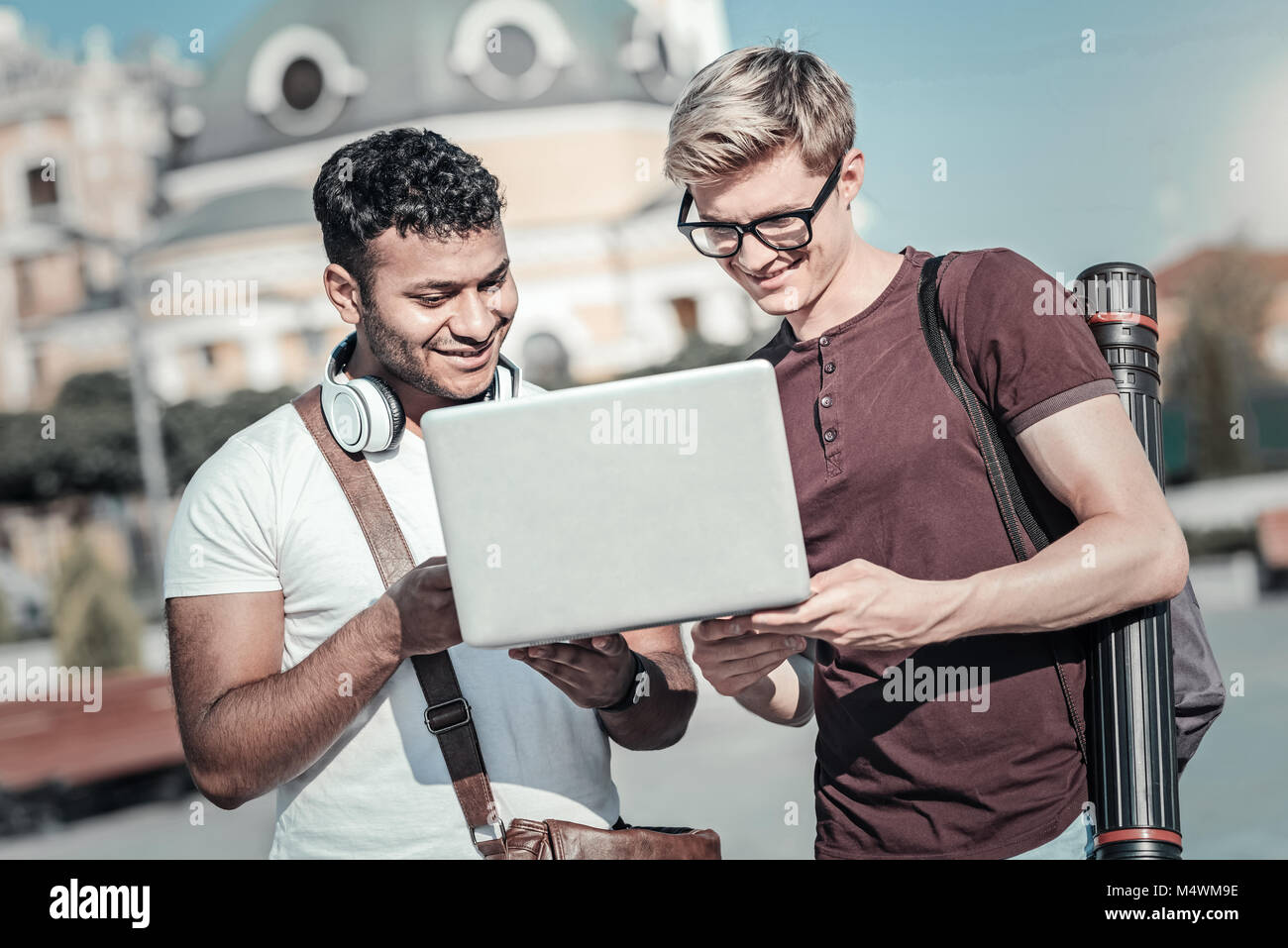College students using digital hi-res stock photography and images - Alamy