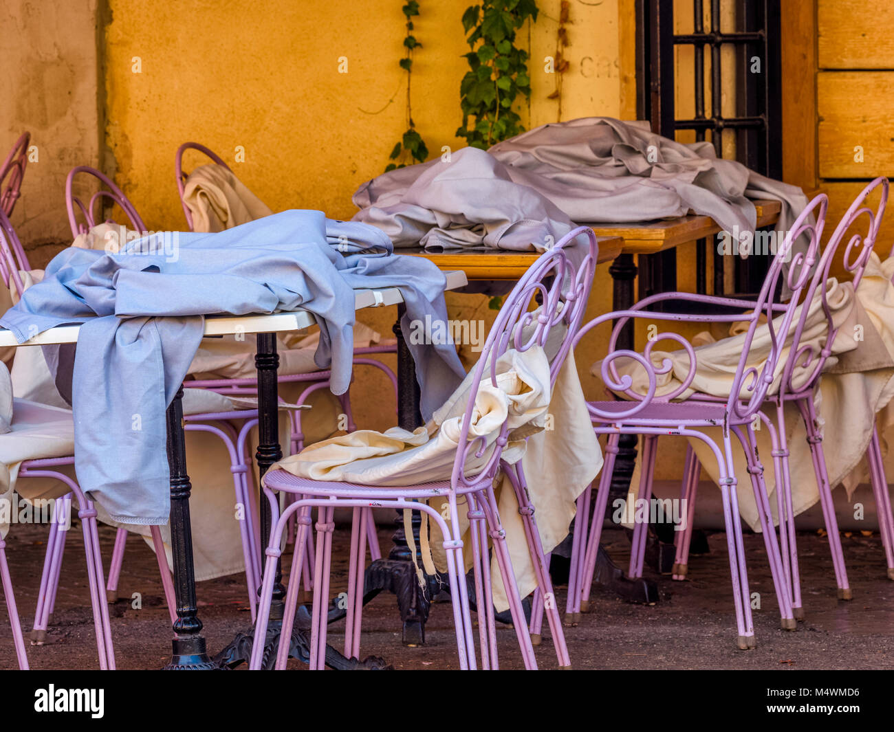 Setting linen at a restaurant in Rome, Italy Stock Photo - Alamy