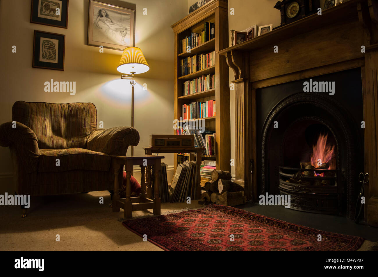 Living room of traditional English home Stock Photo - Alamy