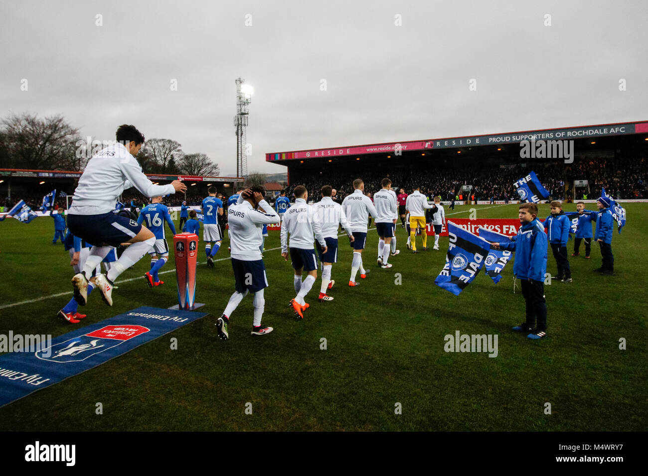 Tottenham hotspur players before hi-res stock photography and images ...