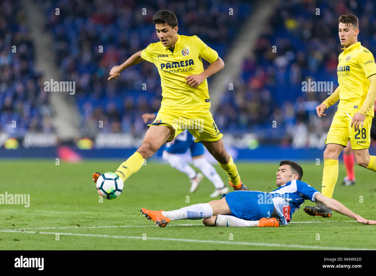 Barcelona, Spain. 18th Feb, 2018. Villarreal midfielder Rodri (16 ...
